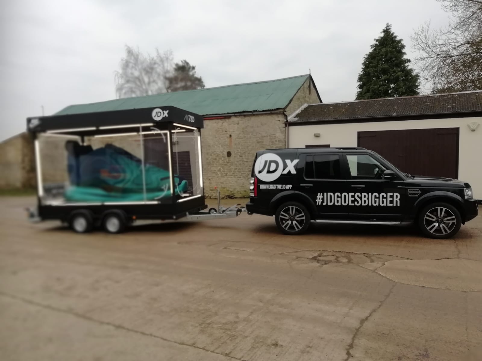 Discovery 4X4 Tracking Vehicles - Pursuit/Escort - Bickers Action